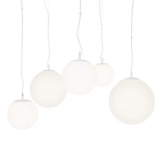 Lampadario Minimal Basic Form In Metallo Bianco 5 Luci Con Diffusori In ...